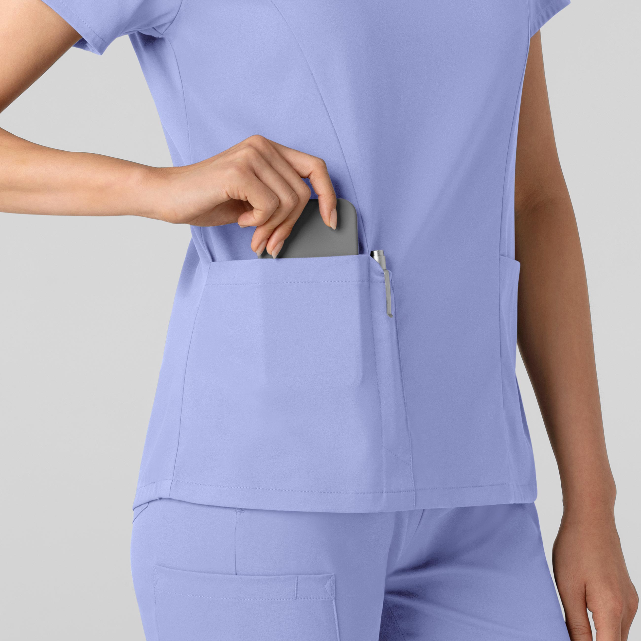 Boundless Women's 2-Pocket V-Neck Scrub Top 6251 – AU Teams